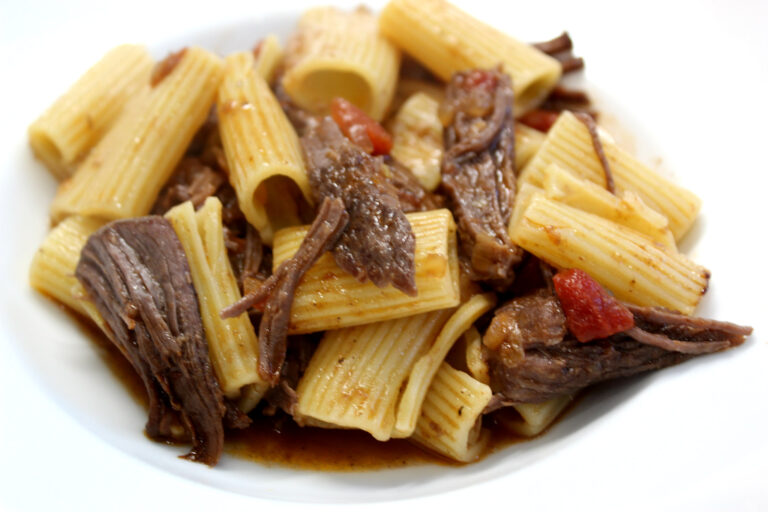 Rigatoni with Spiced Beef Ragu (In Red Wine) - A Feast For The Eyes